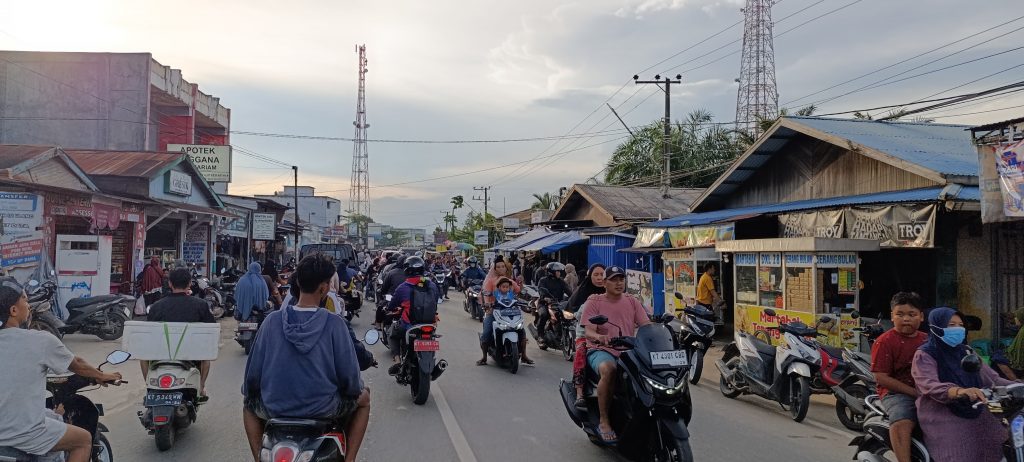 SUASANA HARI PERTAMA PUASA RAMADHAN 1446 H / 2025 DI KECAMATAN ANGGANA ...