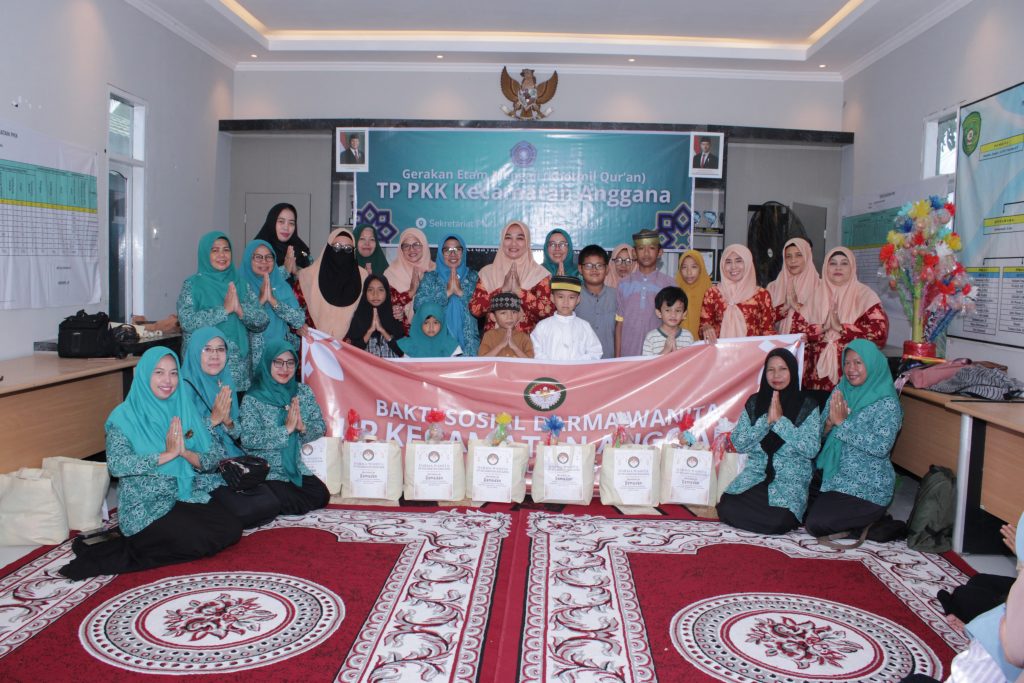 DARMA WANITA PERSATUAN UP KECAMATAN ANGGANA GELAR BAKTI SOSIAL, BAGIKAN ...