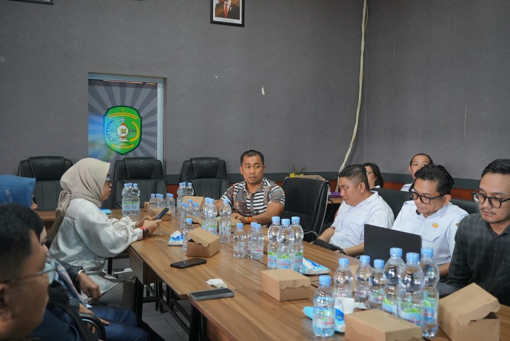 CAMAT ANGGANA DAMPINGI KUNJUNGAN RAPAT KERJA PANSUS LKPJ TAHUN 2024 DPRD KUKAR KE KECAMATAN ...