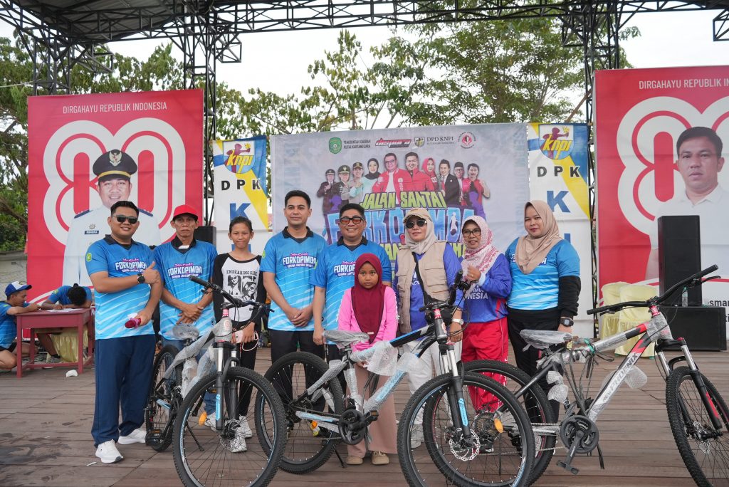 JALAN SANTAI FORKOPIMDA DAN SENAM JANTUNG SEHAT DI KECAMATAN ANGGANA ...