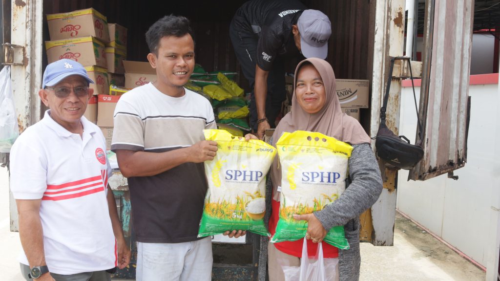 DISPERINDAG KUKAR DAN BULOG GELAR OPERASI PASAR MURAH DI KECAMATAN ...